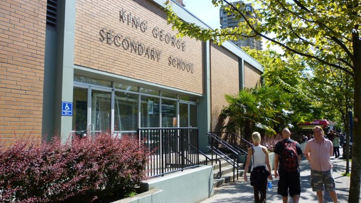เรียนต่อมัธยม King George Secondary School ประเทศแคนาดา - ปรึกษาฟรี